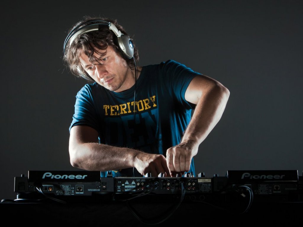DJ4U Dj for proms