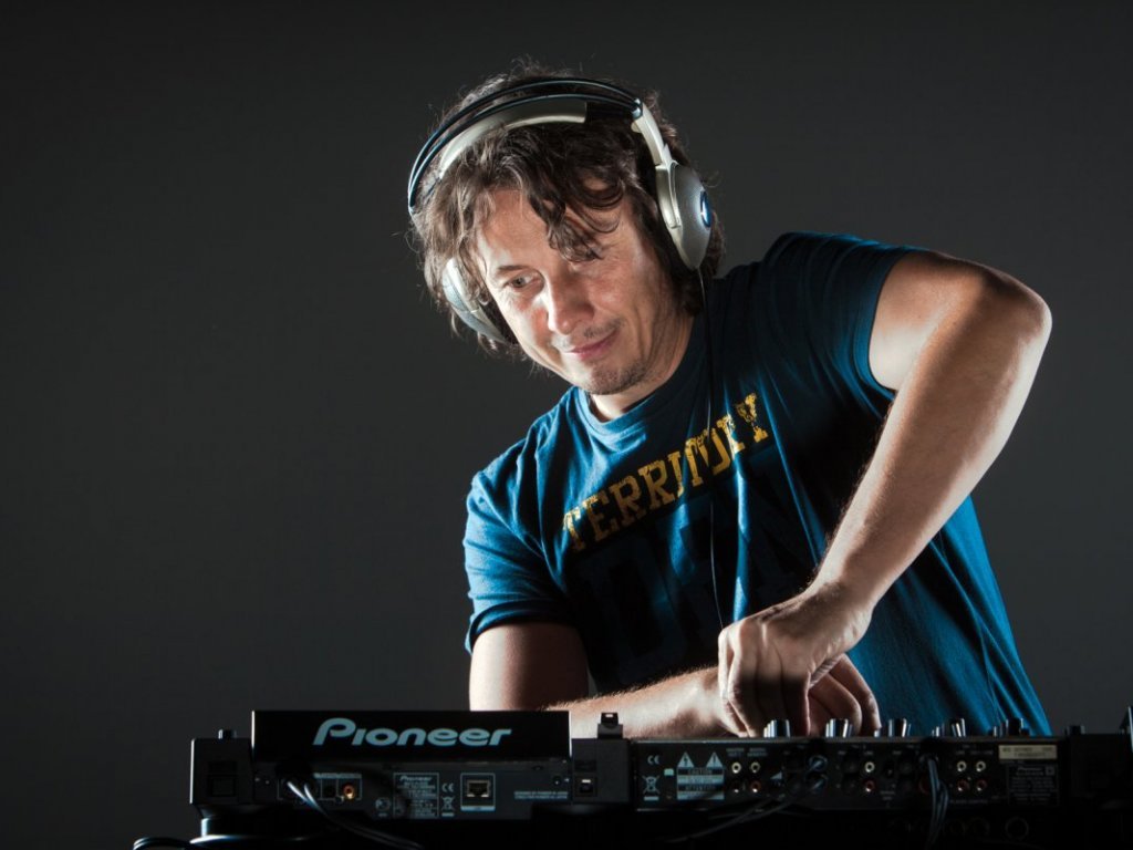 DJ4U Dj for proms